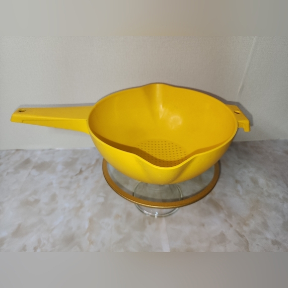 Tupperware | Kitchen | Vintage Tupperware Strainer | Poshmark